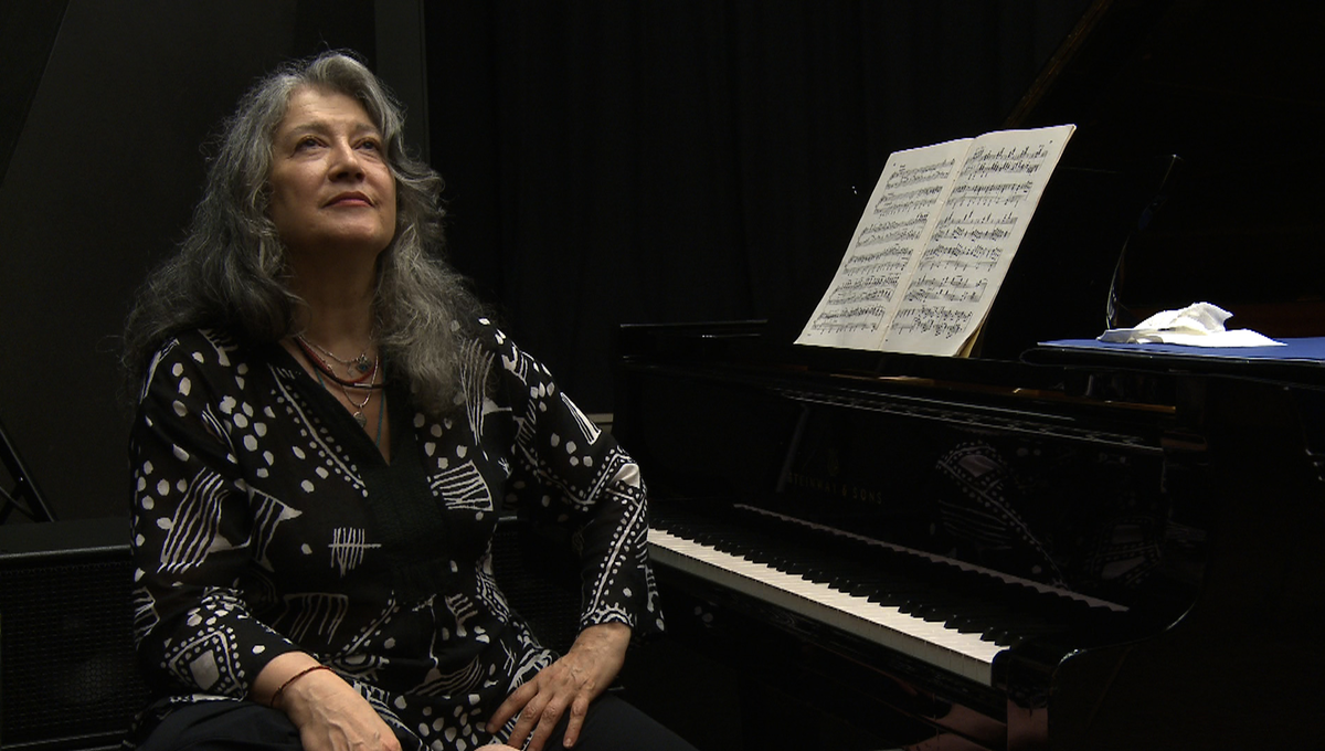 Piyanonun Zarif Hanımefendisi: Martha Argerich | Dark Blue Notes